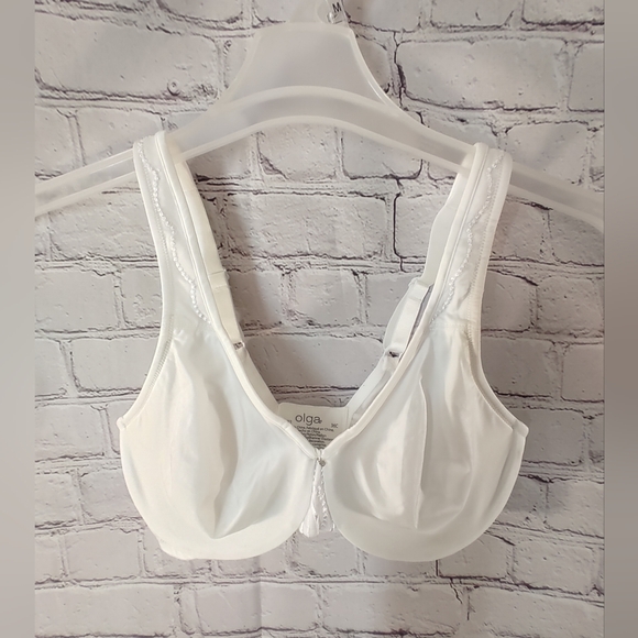Olga | Intimates & Sleepwear | Olga White Signature Support Minimizer ...